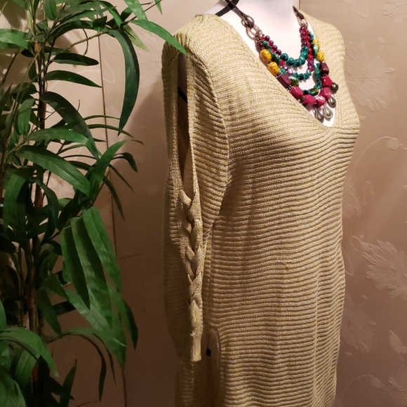 Soho Apparel | Sweaters | Soho New York And Company Pullover | Poshmark